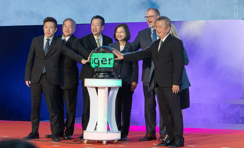 見證CL3500客機交機典禮 總統：「國機國造」政策帶動航太產業升級 讓「臺灣製造」站上國際也飛在天空-總統府新聞-新聞與活動｜中華民國總統府